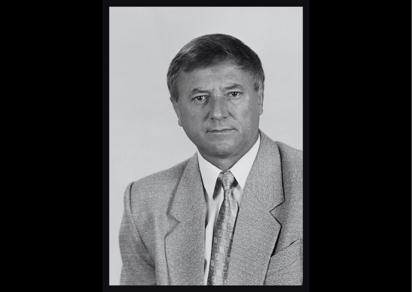 In memoriam Izsák László (1942-2023) | Gyászhír | VIRA